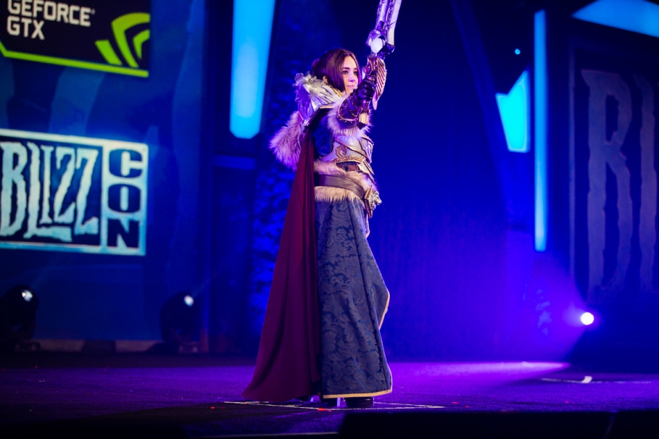 World of Warcraft: Varian Wrynn Cosplay by Oshley • AIPT