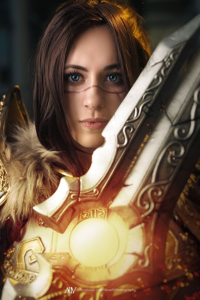 World of Warcraft: Varian Wrynn Cosplay by Oshley • AIPT