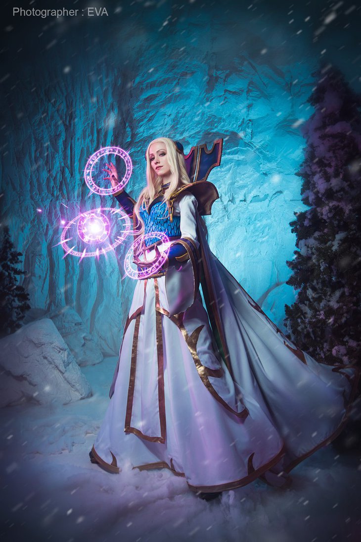 World of Warcraft: Magna Aegwynn Cosplay by Feyische • AIPT