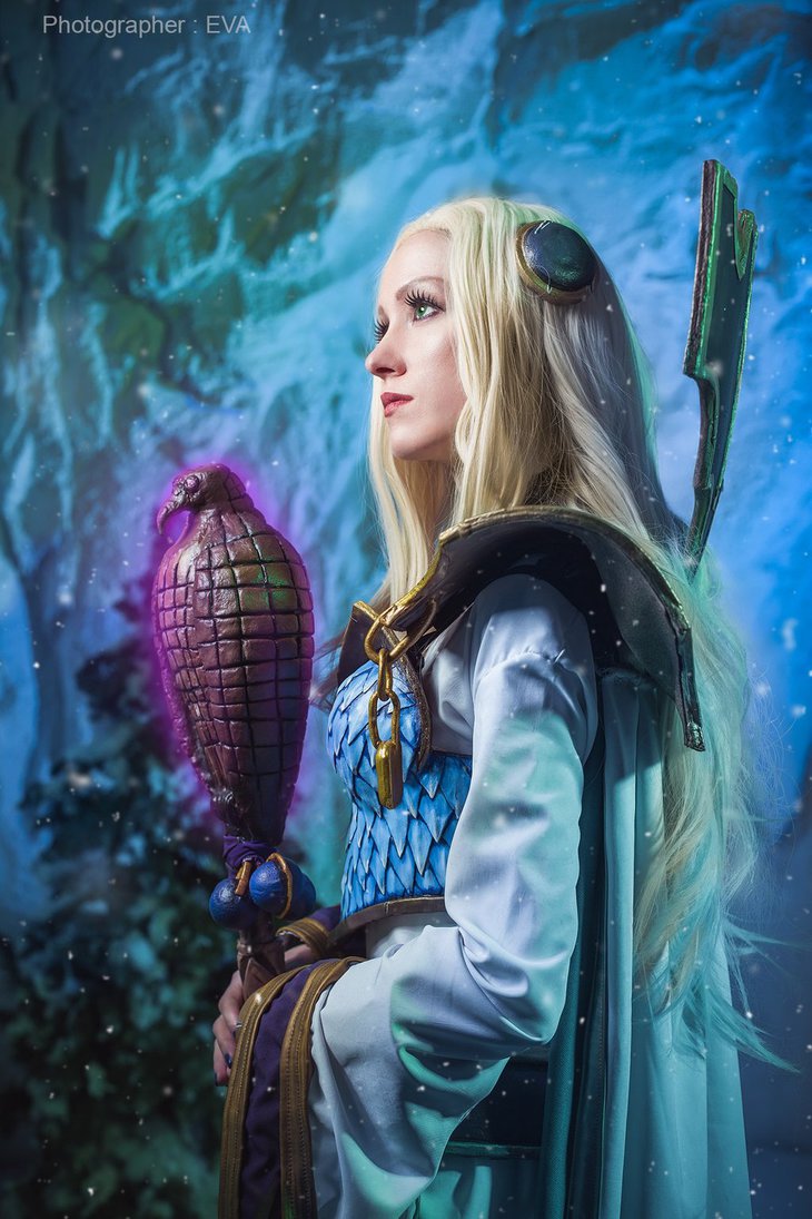 World of Warcraft: Magna Aegwynn Cosplay by Feyische • AIPT