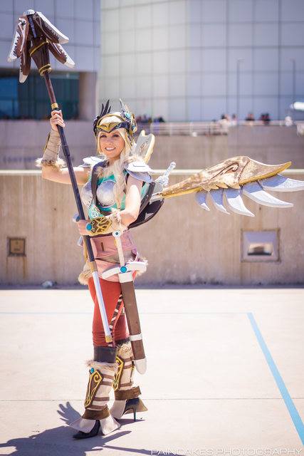 Overwatch: Valkyrie Mercy Cosplay by Le Petit Fromage • AIPT