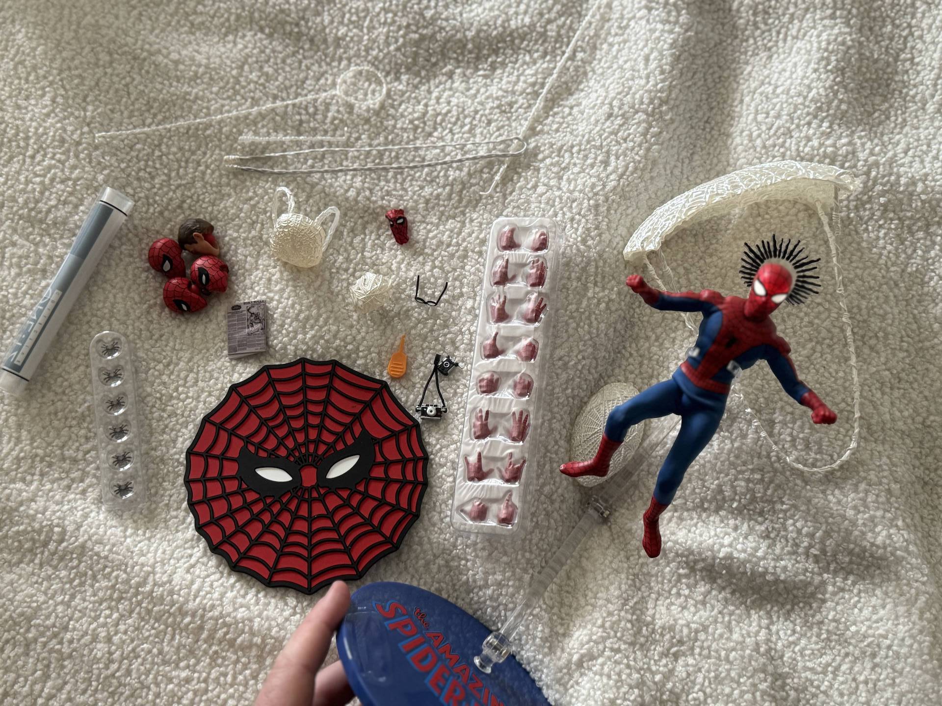 Mezco ONE:12 COLLECTIVE The Amazing Spider-Man - Deluxe Edition review ...
