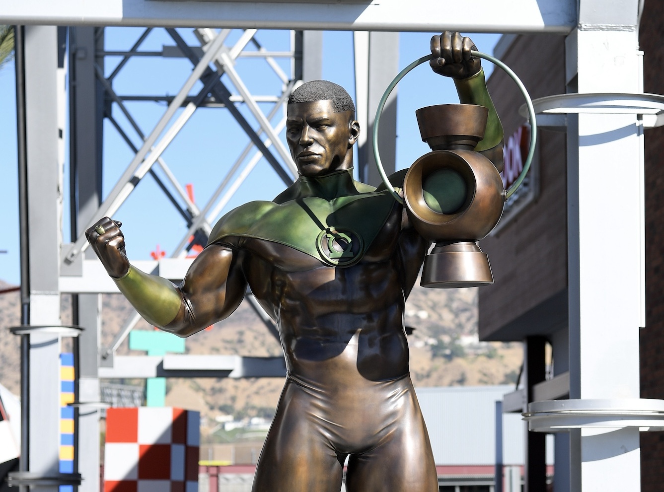 DC adds John Stewart Green Lantern statue to Burbank city • AIPT